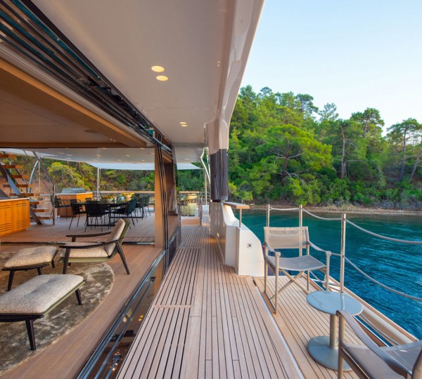 Yacht VERVEINE, Sanlorenzo SD118 | CHARTERWORLD Luxury Superyacht Charters